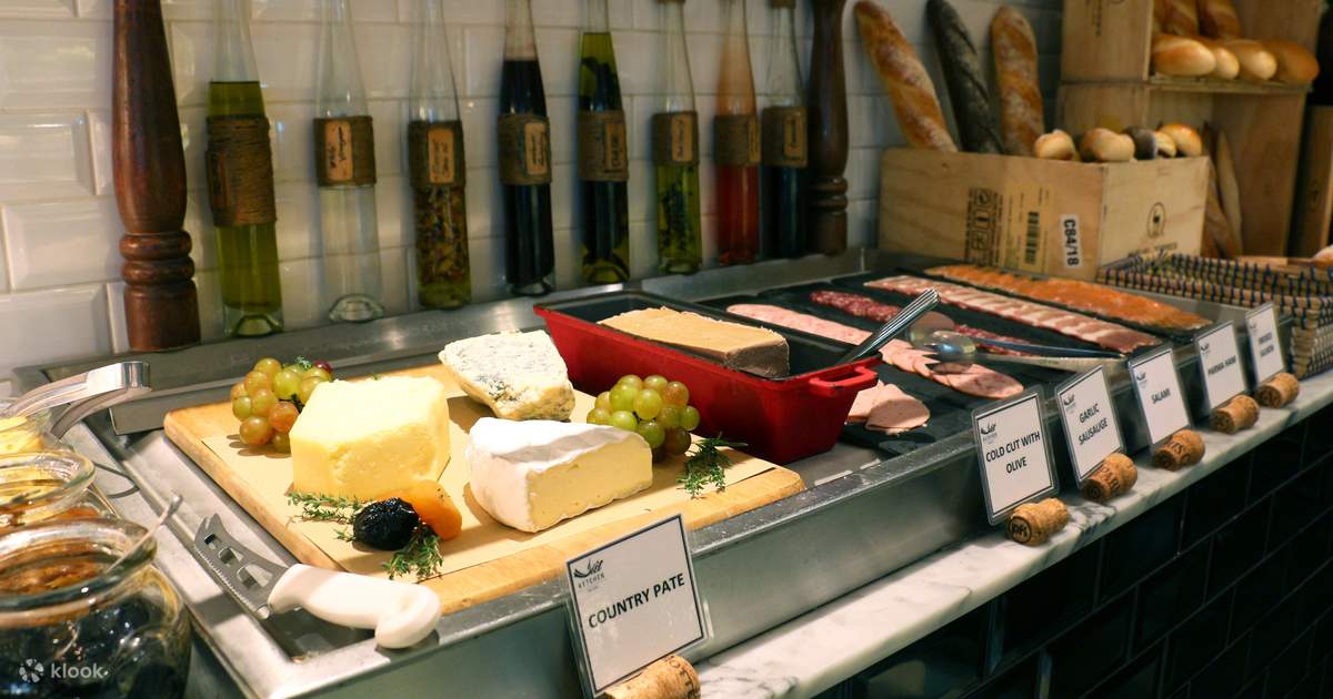 Buffet or Semi Buffet at Renaissance Saigon (Viet Kitchen Restaurant)